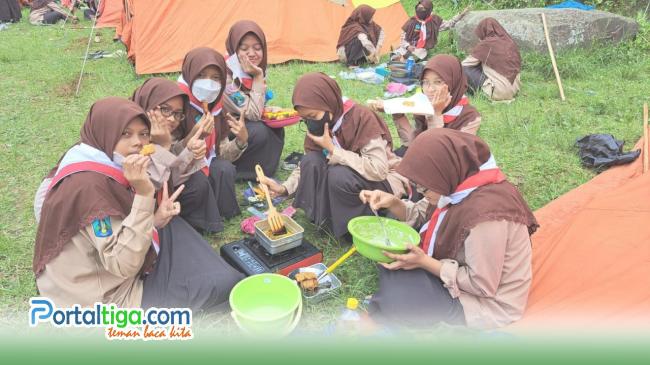 SMP Al Falah Deltasari Sidoarjo Gelar Kemah Besar Akhir Tahun