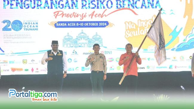 Terima Pataka dari BNPB, Jawa Timur Tuan Rumah Peringatan Bulan PRB ...